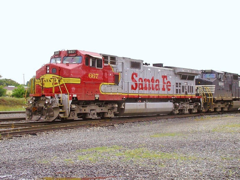 BNSF 667